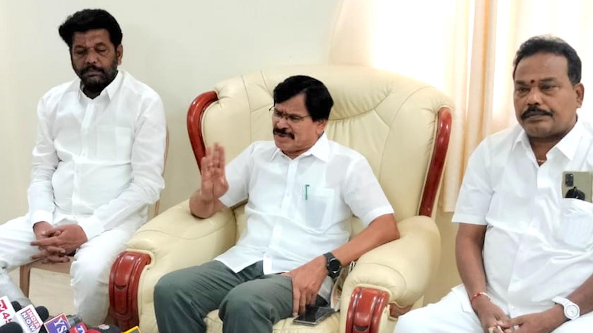 Stampede deaths: register criminal case against Chandrababu Naidu, demands Govt. Whip - The Hindu