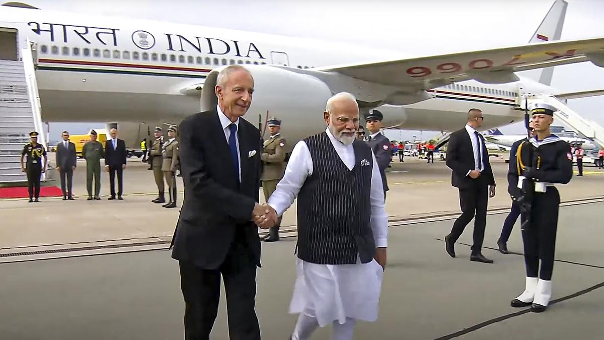 PM Modi arrives in Warsaw on first leg of two-nation visit to Poland ...