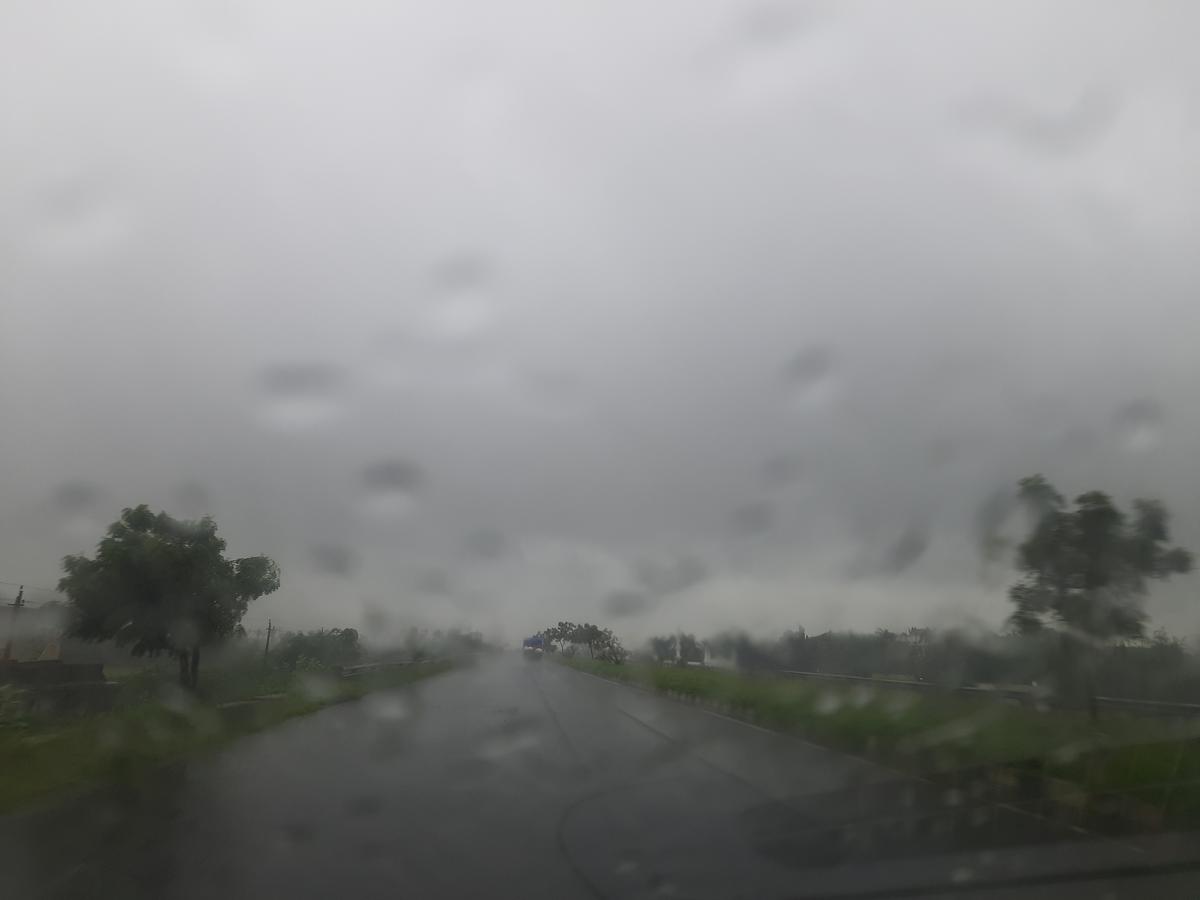 Widespread rain lashed Thoothukudi, normal life hit in Kanniyakumari ...