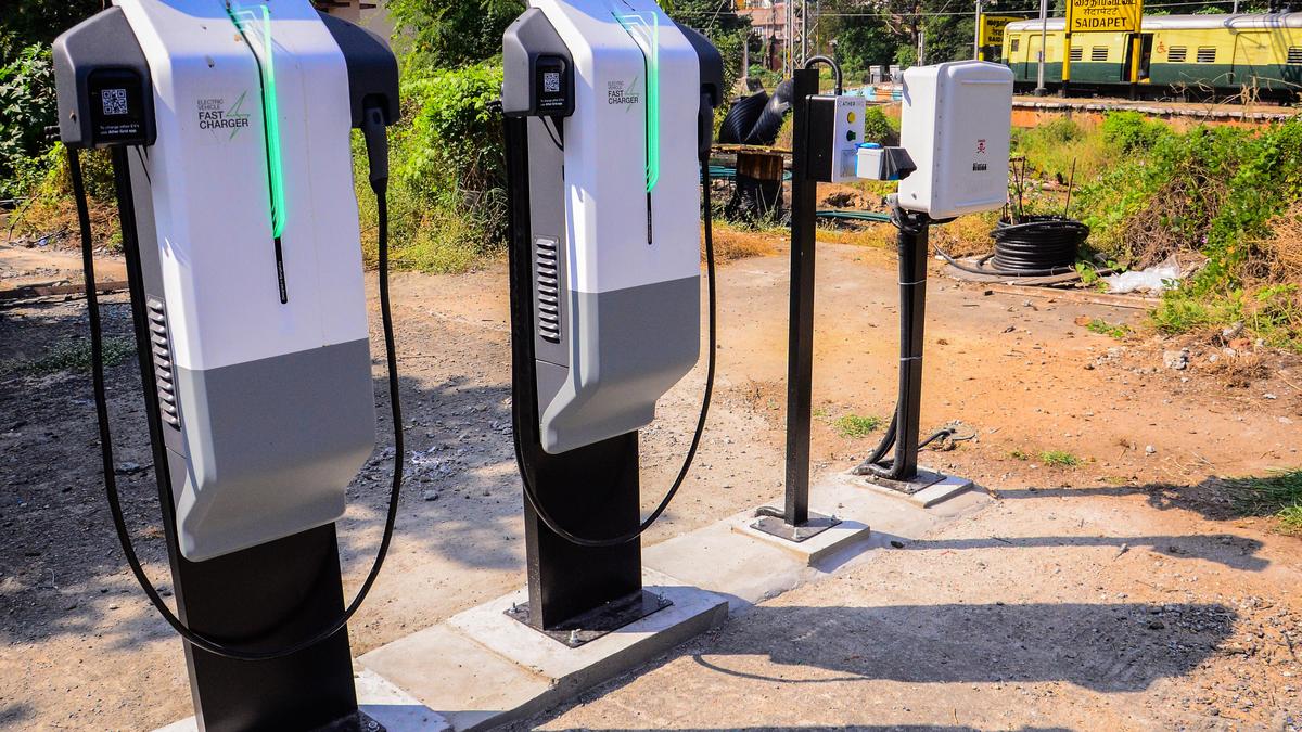 Relux Electric and Tamil Nadu Green Energy Corporation to set up 500 EV ...