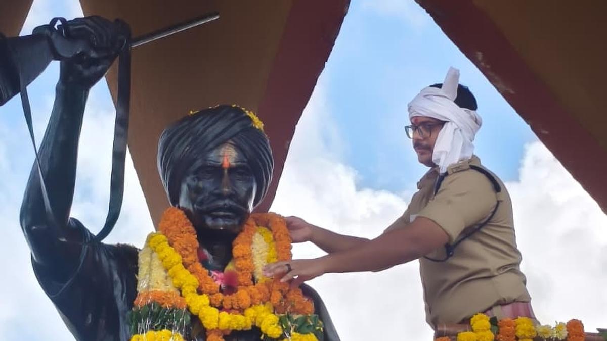 Supreme sacrifice of Raj Gond tribal martyr Kumram Bheem remembered on ...