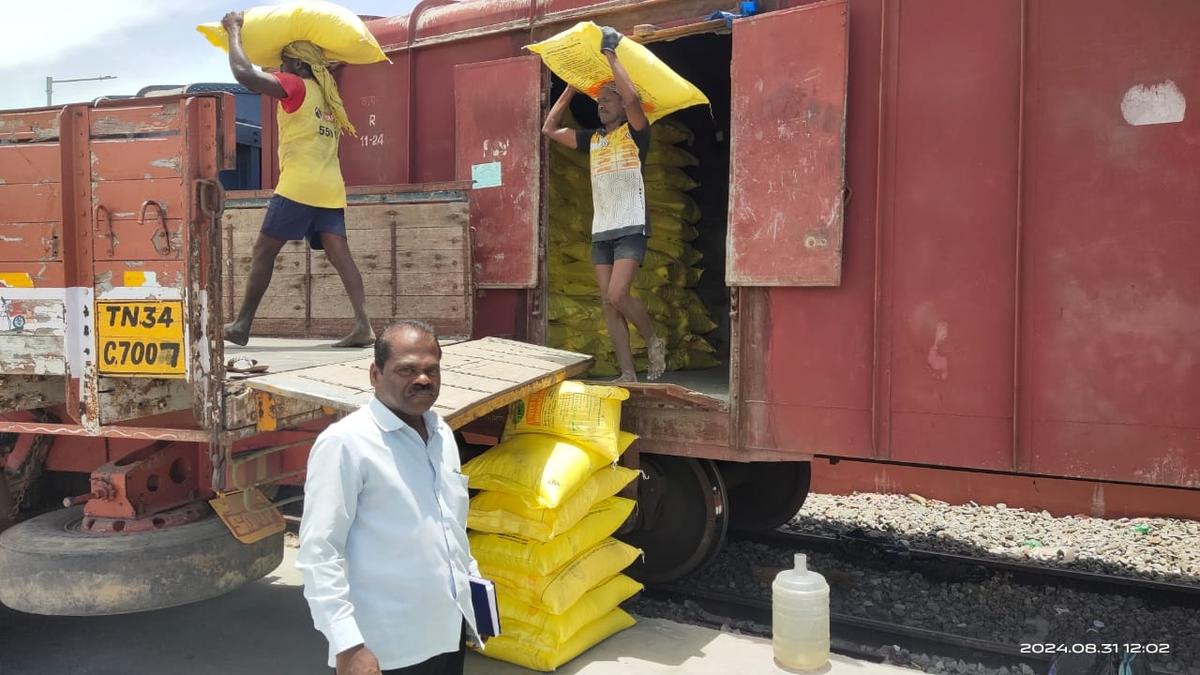 Four southern districts receive urea stocks for pisanam paddy season ...
