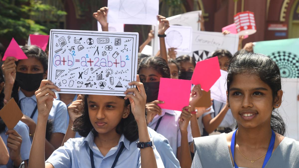 Students take out proclamation rally ahead of Kerala science fest in ...