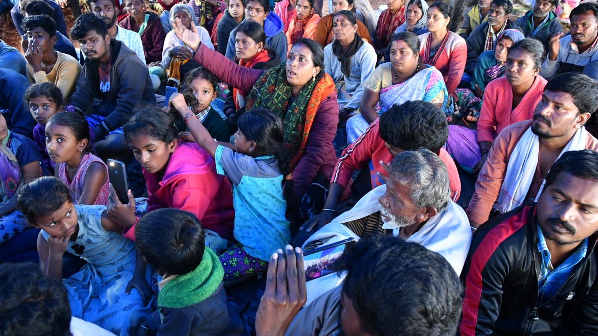 People in Denkanikottai village vacate homes in protest against stone ...