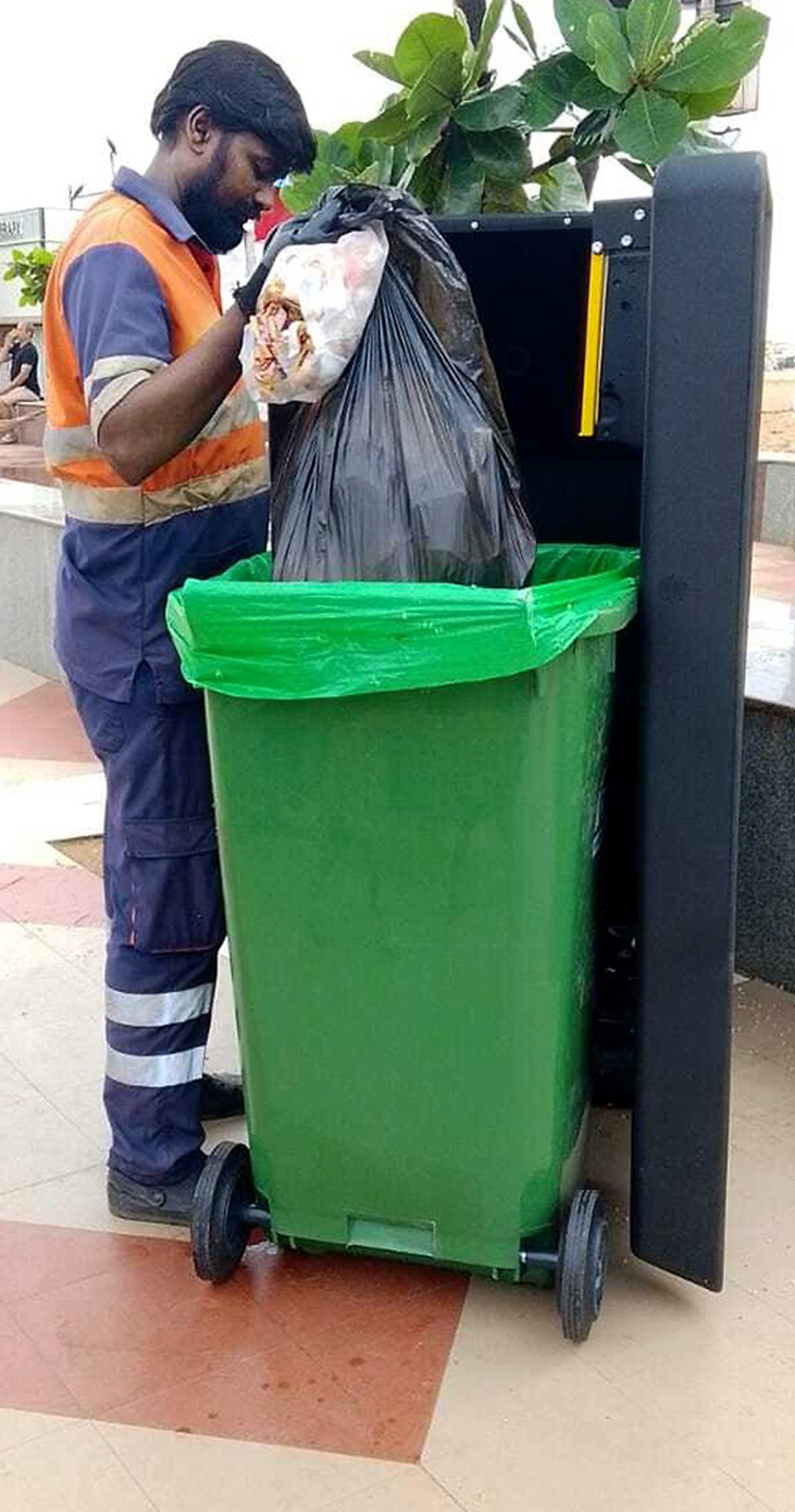 ‘ATM lookalikes’ wait for garbage at Bessie - The Hindu