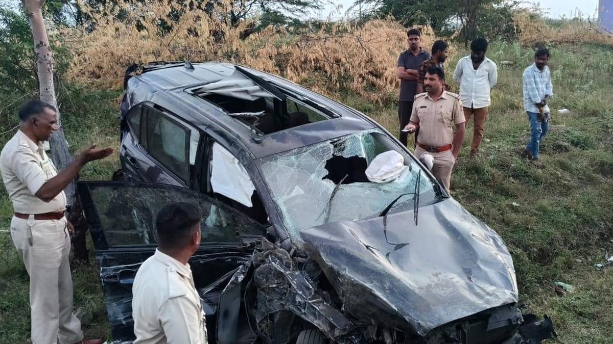IAS officer Mahantesh Bilagi, two relatives die in road accident near ...