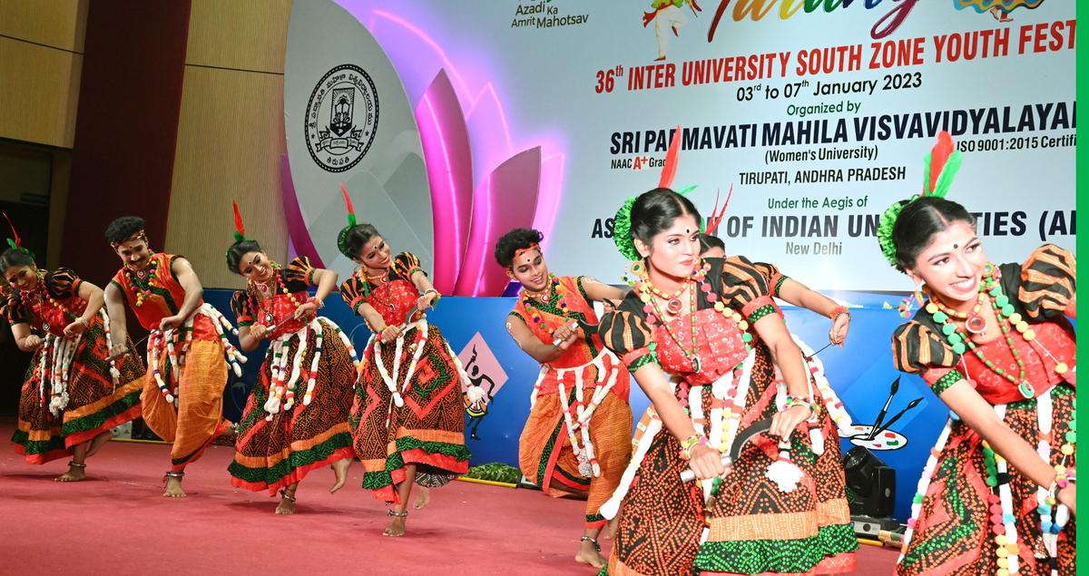Folk dance enthralls audience at youth festival in Tirupati - The Hindu