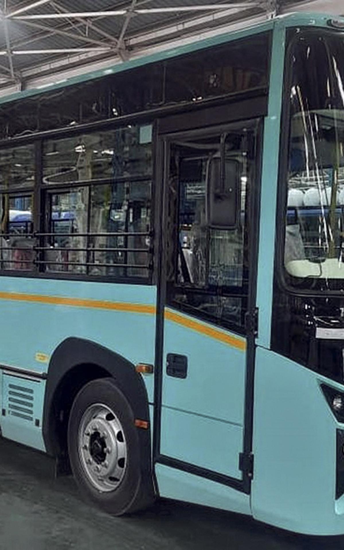 Bengaluru to get more mini buses for Metro feeder, airport e-buses ...