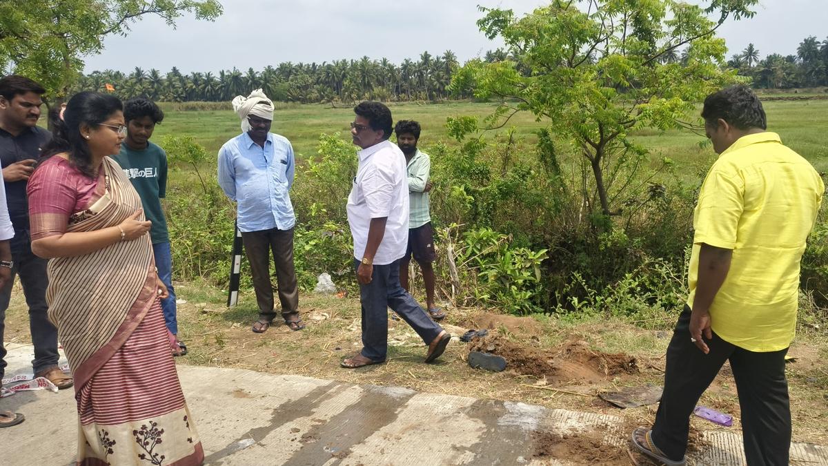 Speeding van kills two NREGA workers, injures four in West Godavari ...