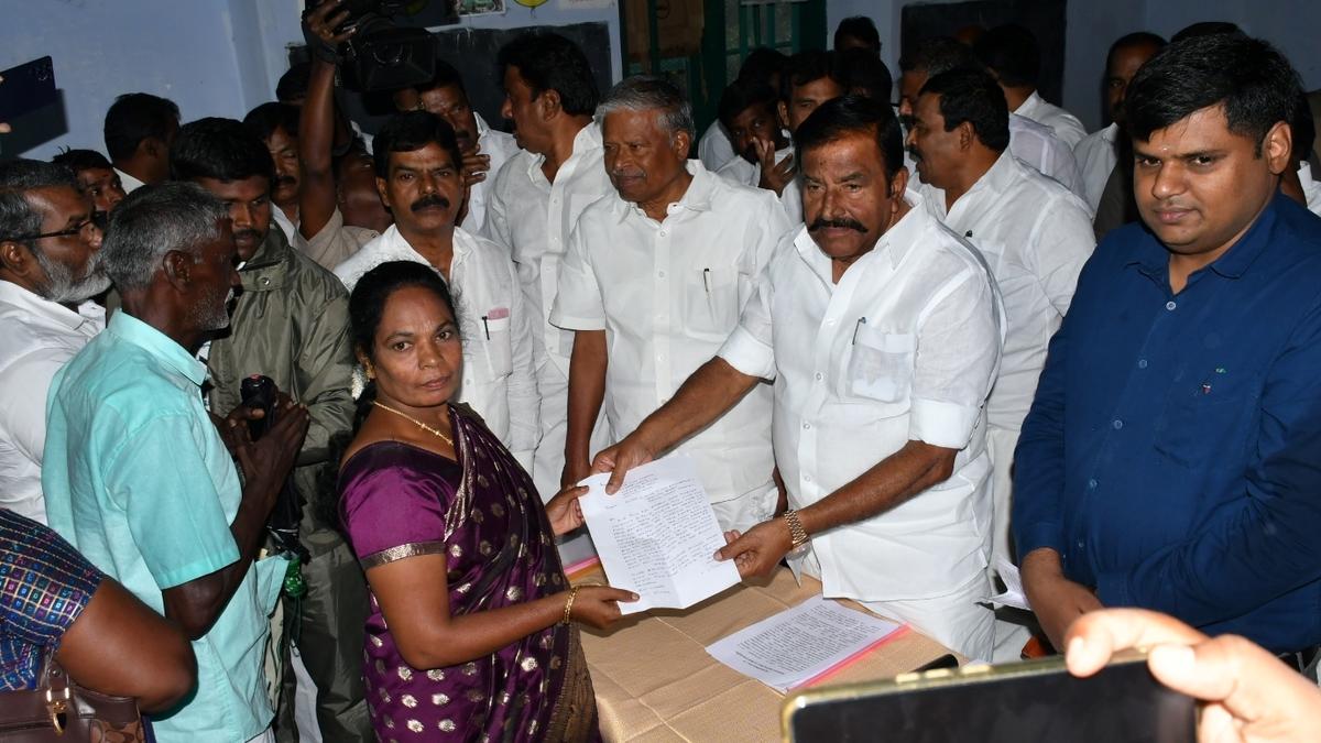 Welfare schemes for Manjolai tea plantation workers being implemented ...