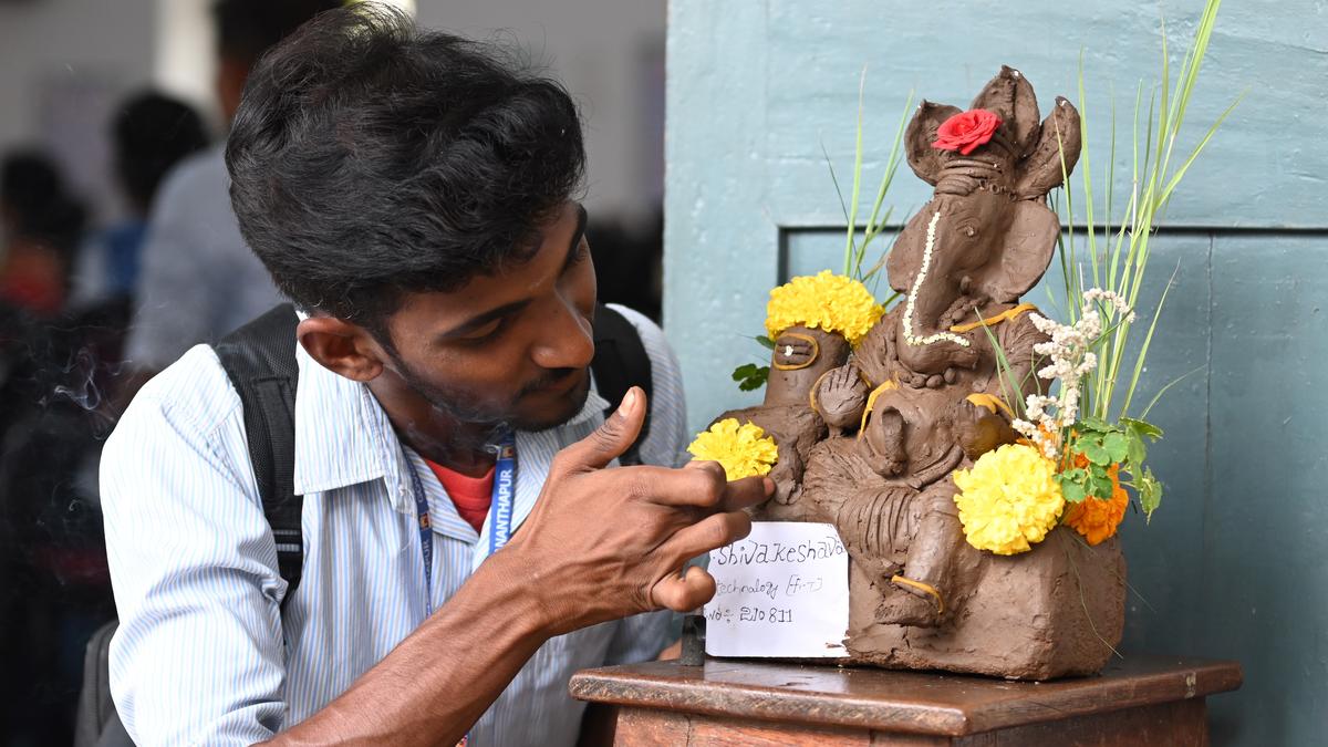 Idol-making competition held at govt. degree college in Anantapur - The ...