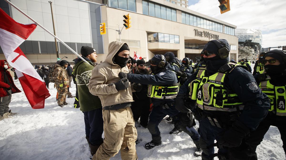 Canadian police arresting protesters, towing rigs in Ottawa - The Hindu