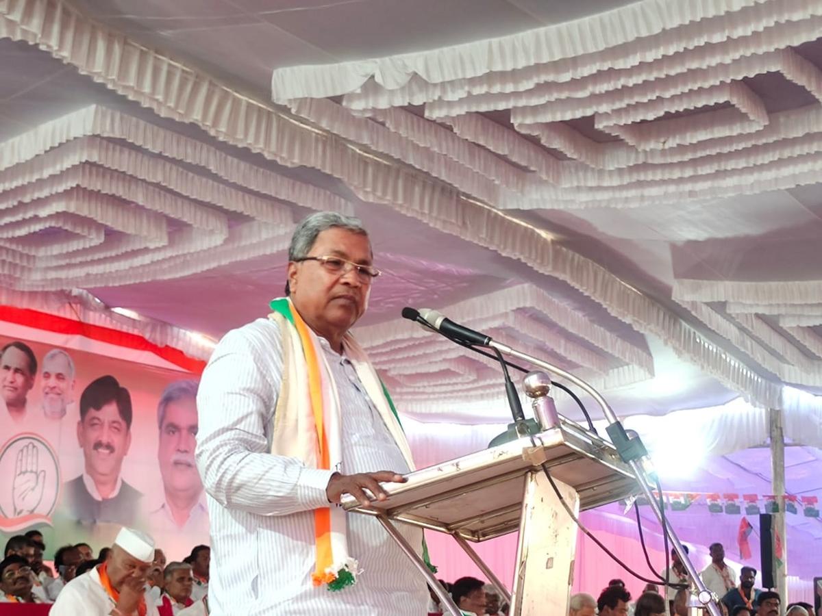 Both D.K. Shivakumar and I are aspirants for CM’s post: Siddaramaiah - The Hindu