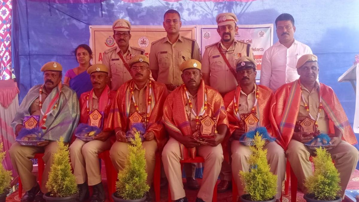 Sonawane praises services of Home Guards during Home Guards Day ...