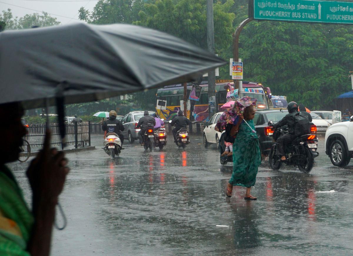 Rain hits normal life in Puducherry - The Hindu