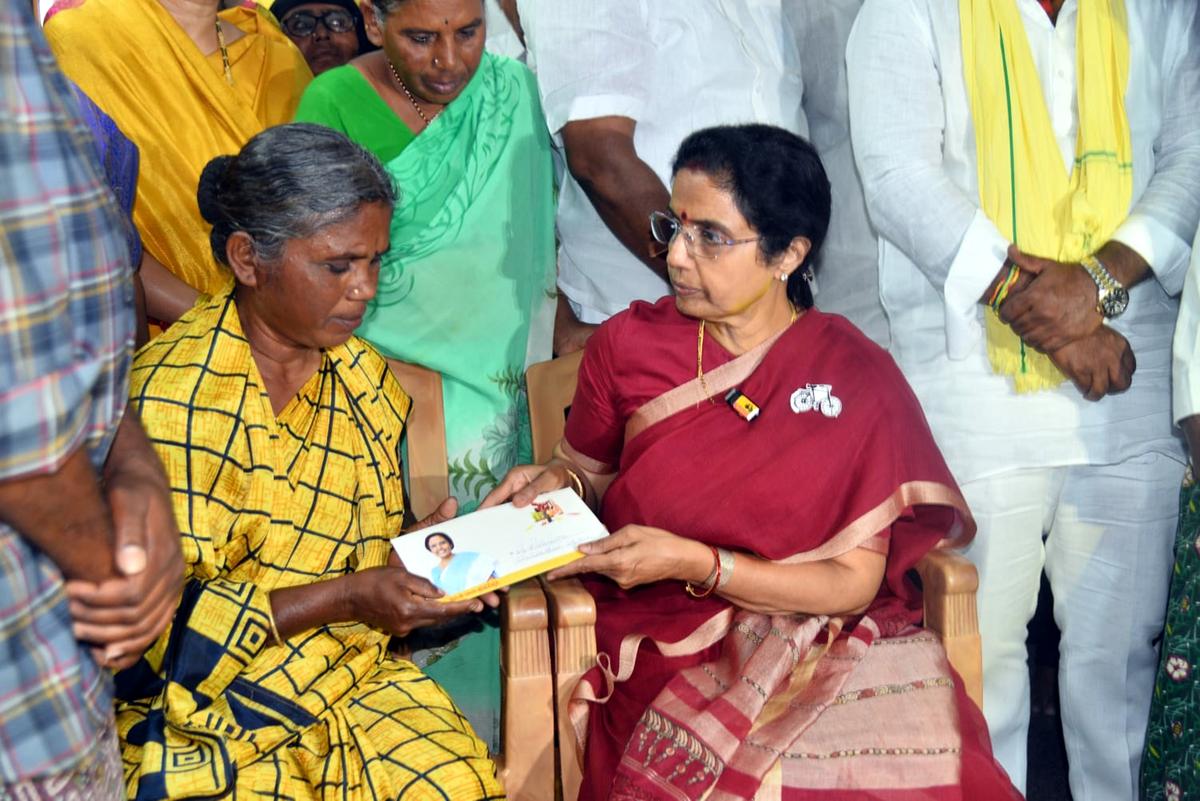 Viveka murder case: Lokesh assures justice to Suneetha Narreddy soon after TDP comes to power ...