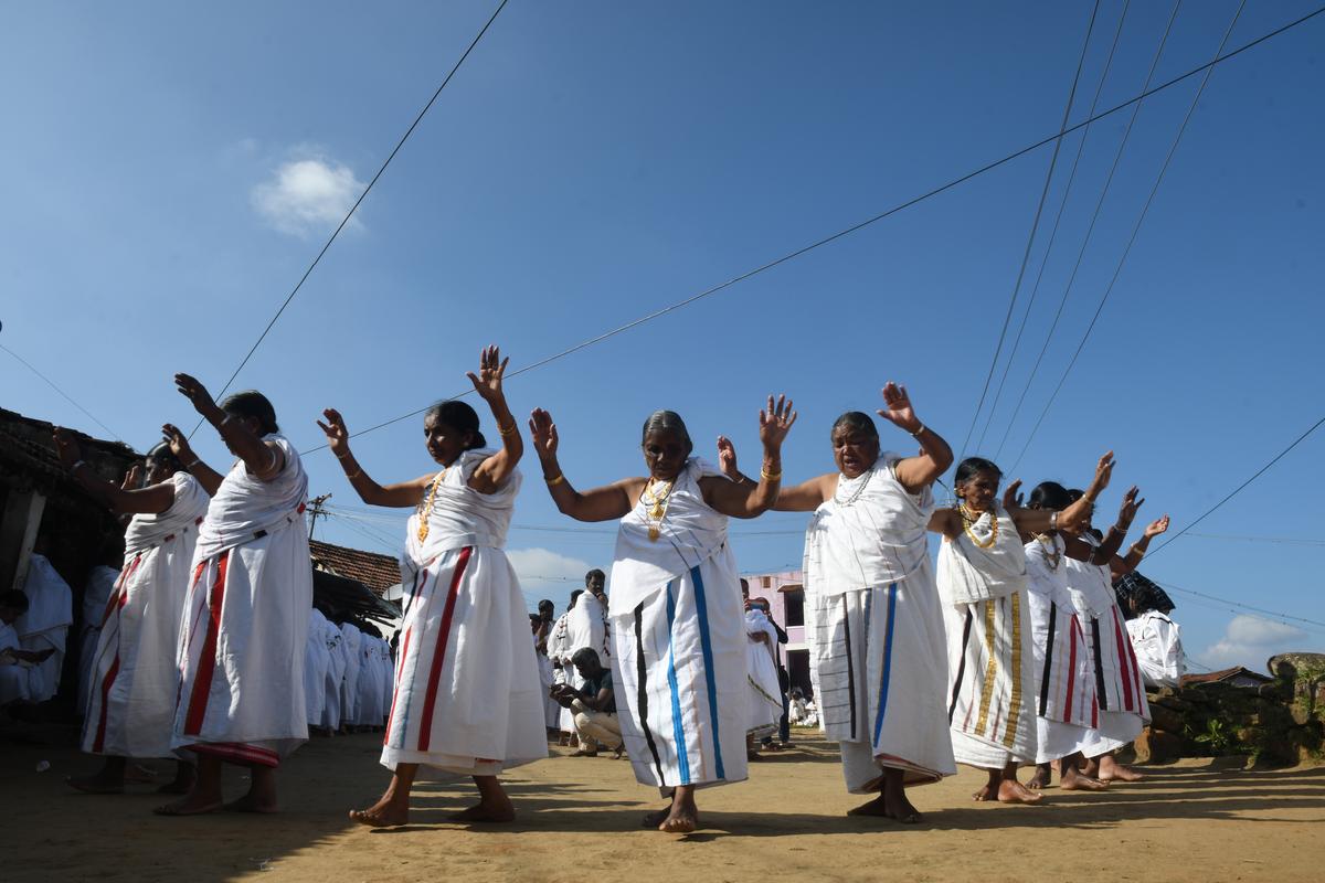 Watch | Kota tribe of the Nilgiris celebrate Aiyanoor Ammanoor festival - The Hindu