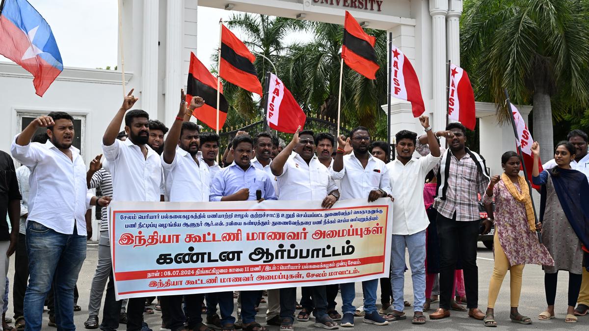Student outfits of INDIA bloc parties stage demonstration outside ...