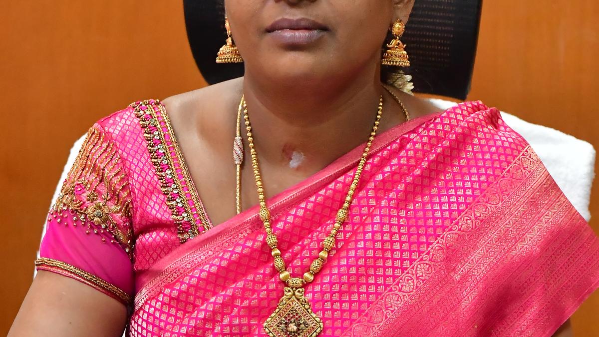 New Commissioner for Dindigul Corporation takes charge - The Hindu