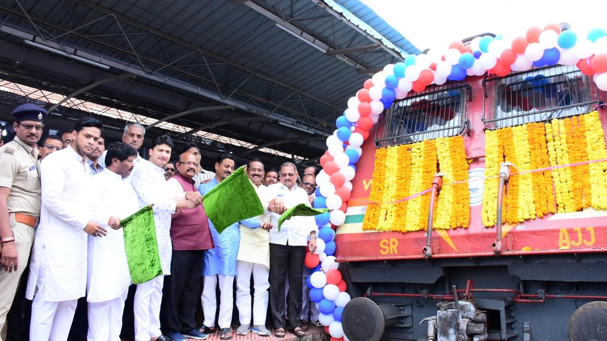Pralhad Joshi flags off Kalaburagi-Kolhapur Express - The Hindu