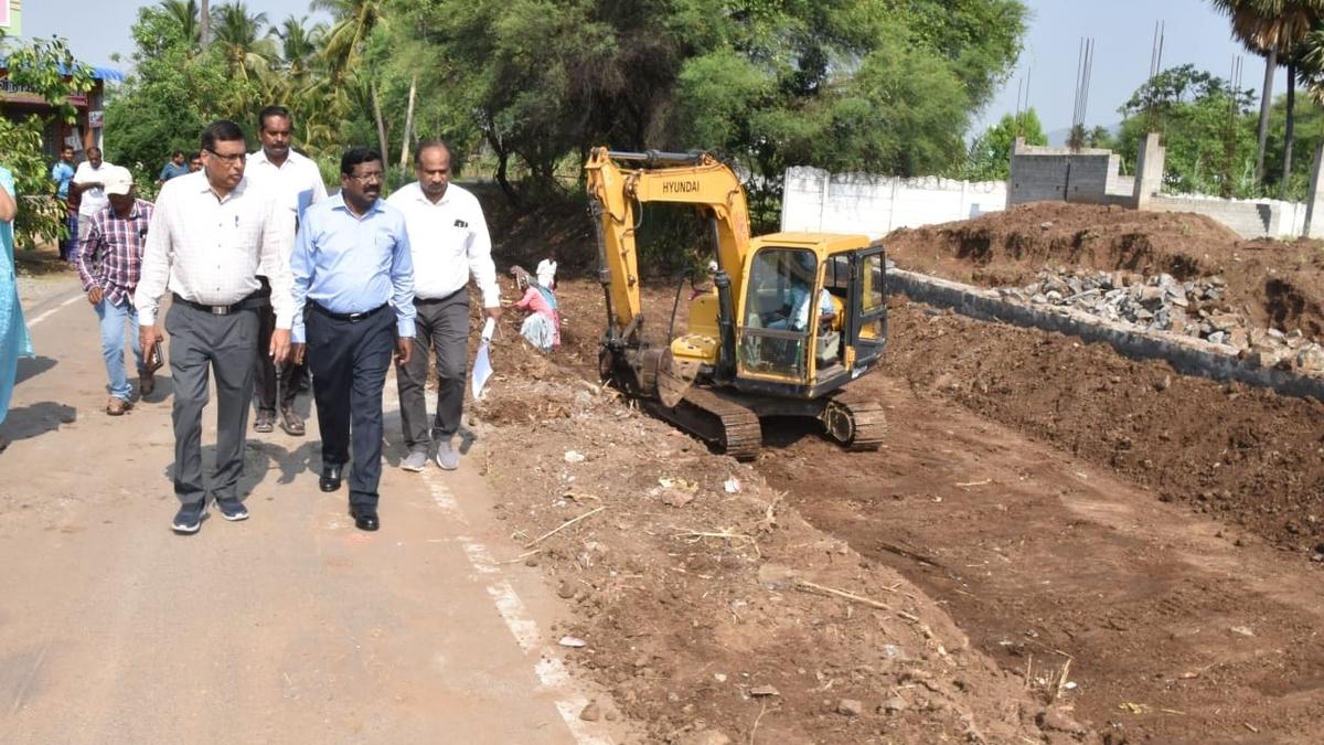 Panel set up to ensure quality of desilting works of lakes in Salem ...