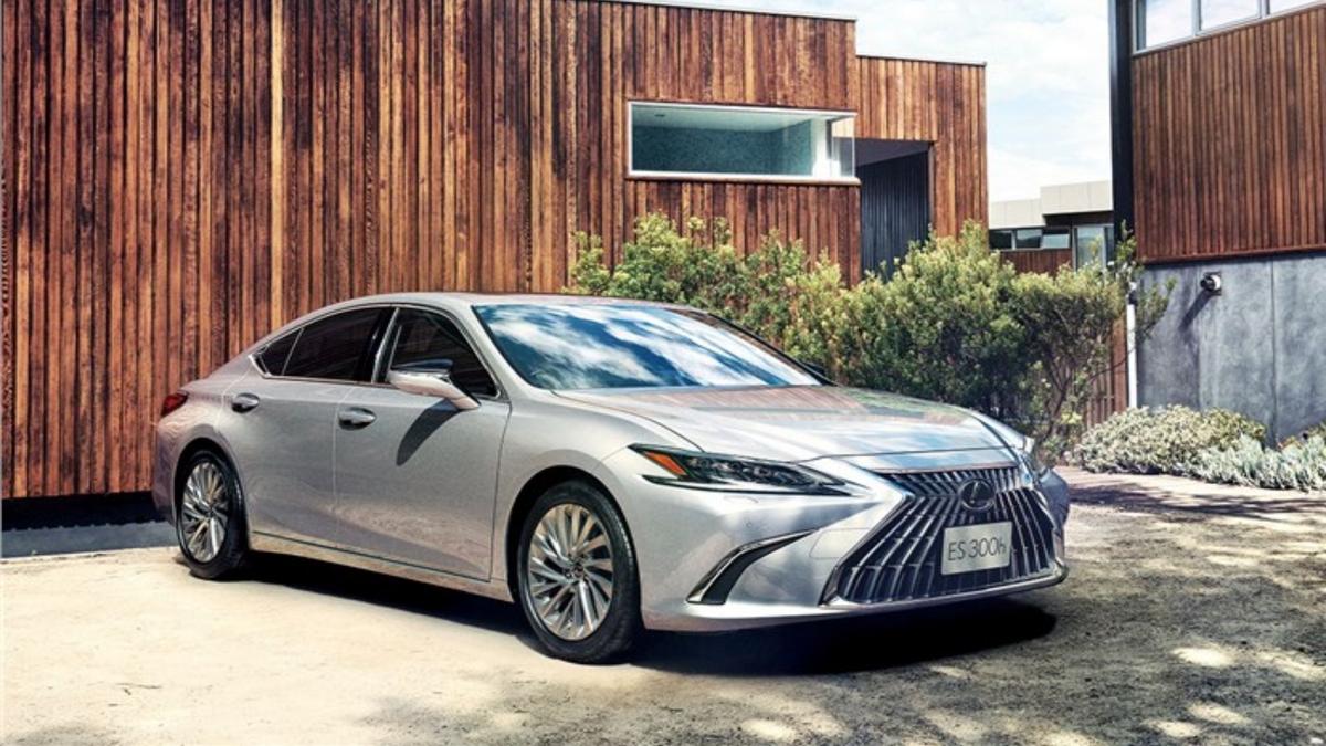 Lexus launches updated ES 300h sedan in India - The Hindu