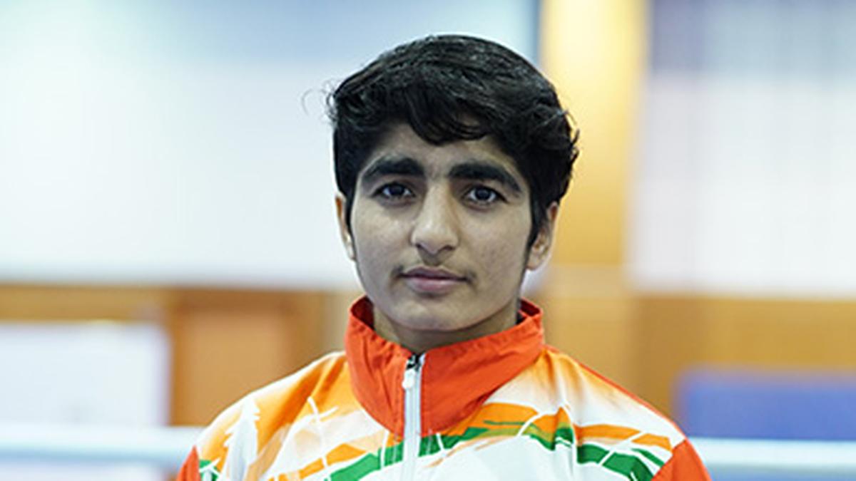 Minakshi upsets World champion Nitu at National Boxing Championships - The Hindu