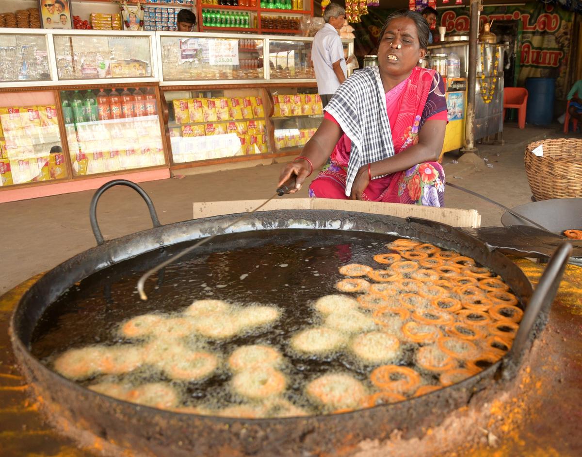 Inflation impact: Pricey palm oil dents Manapparai murukku trade - The ...