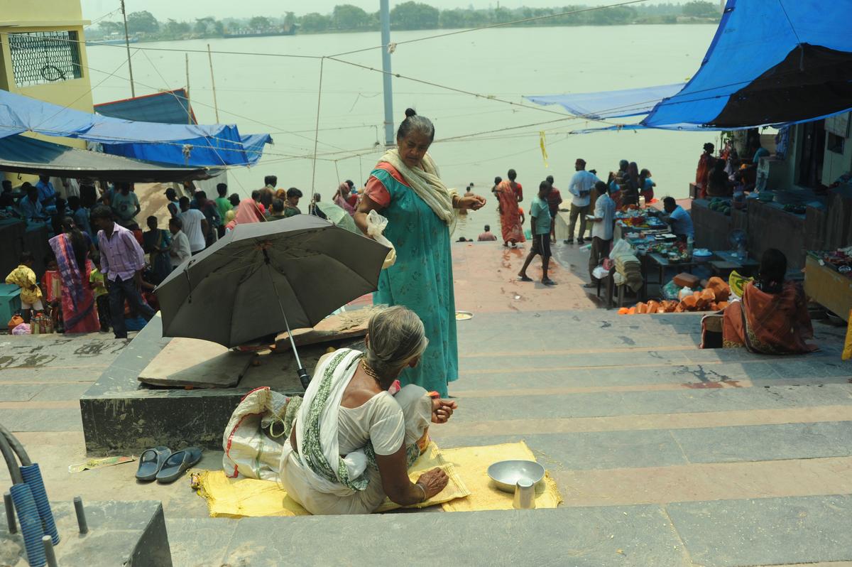 Kumbh Mela at Tribeni: inventing tradition in West Bengal - The Hindu