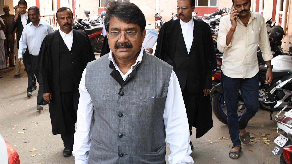 Extortion case: IPS officer Pramod Kumar appears before CBI court in ... Extortion case: IPS officer Pramod Kumar appears before CBI court in ...