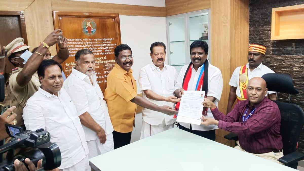 DMK, VCK candidates file nominations in Villupuram, Cuddalore and ...