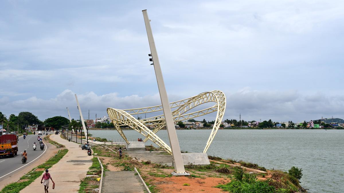 Kurichi Tank development work to start after revaluation - The Hindu