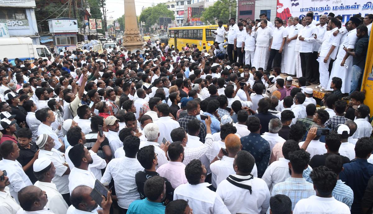 MMK stages demonstration in Madurai - The Hindu