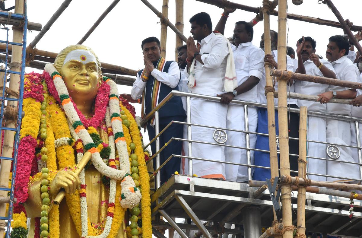Marking 116th Thevar Jayanthi, T.N. CM Stalin garlands Thevar statue in ...
