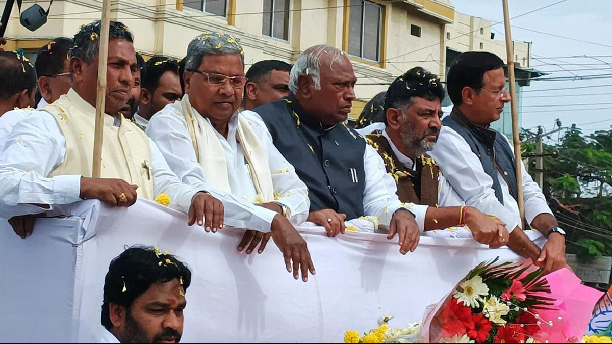 Work collectively and leave the task of choosing CM to high command ...