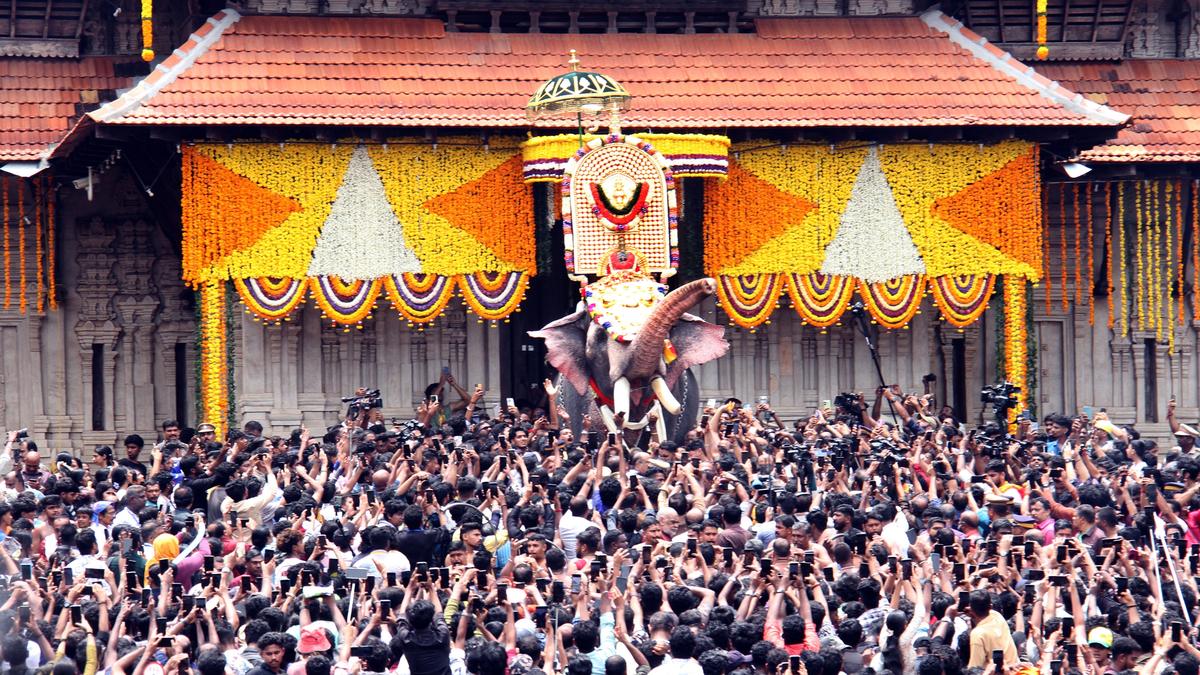 Thrissur Pooram declared open with Vilambaram ritual - The Hindu