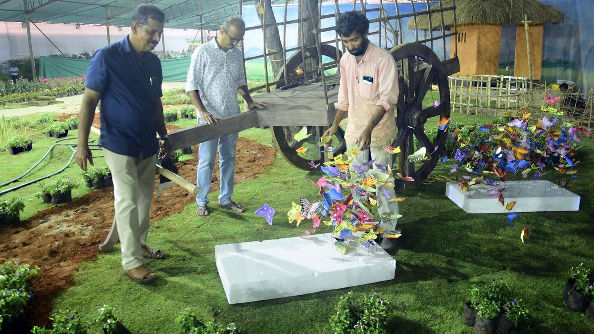 Calicut Flower Show to begin on Friday - The Hindu