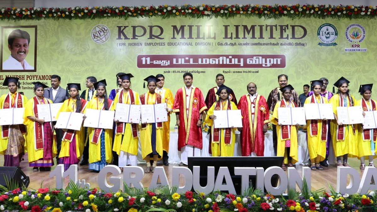 579 women workers of KPR Mills graduate with higher education degrees ...