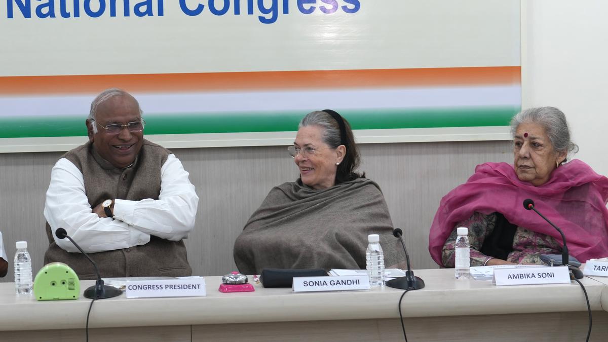 At Steering Committee meet, Congress decides to elect new CWC at ...