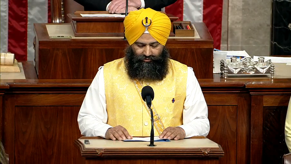 Sikh Granthi makes history, starts U.S. House of Representatives ...
