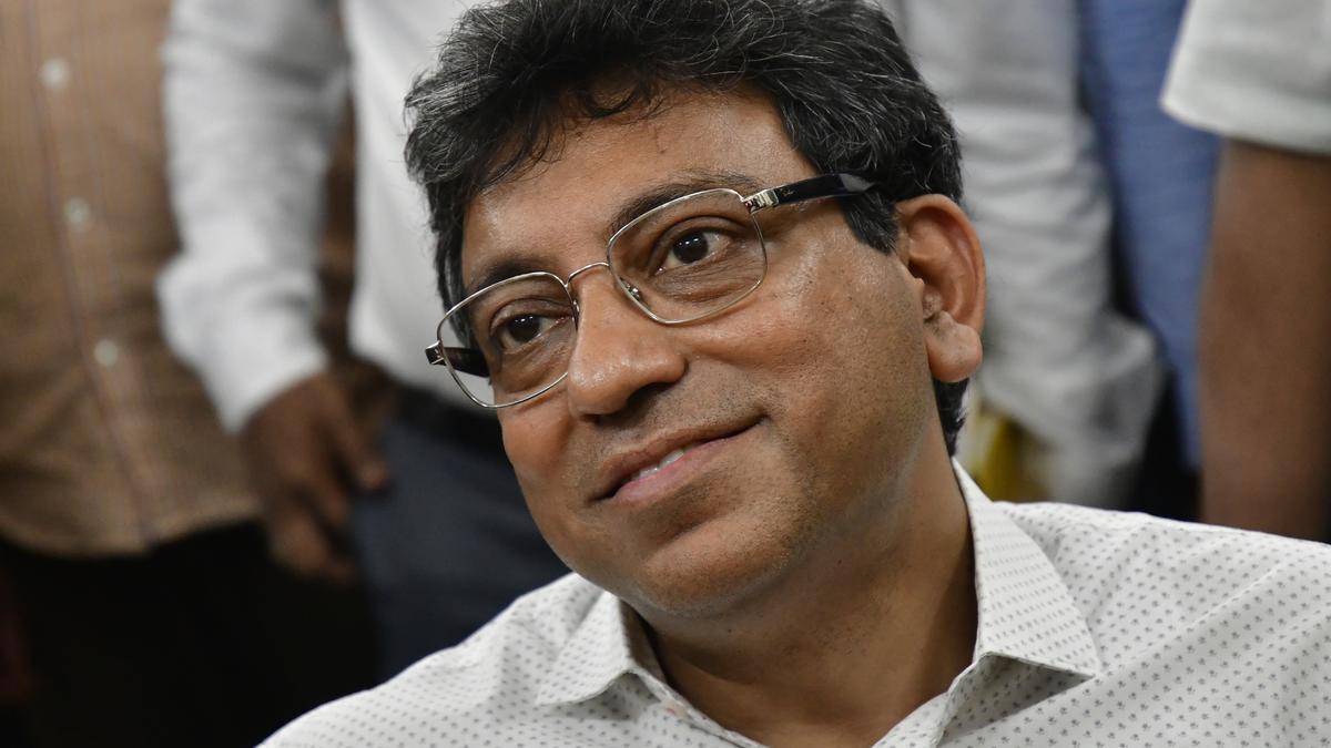 BBMP Chief Commissioner inspects East zone - The Hindu