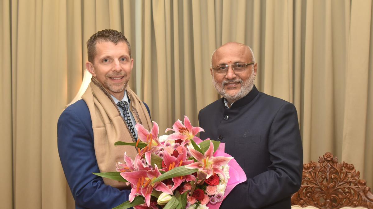 U.S. Consul General Mike Hankey meets Maharashtra Governor - The Hindu