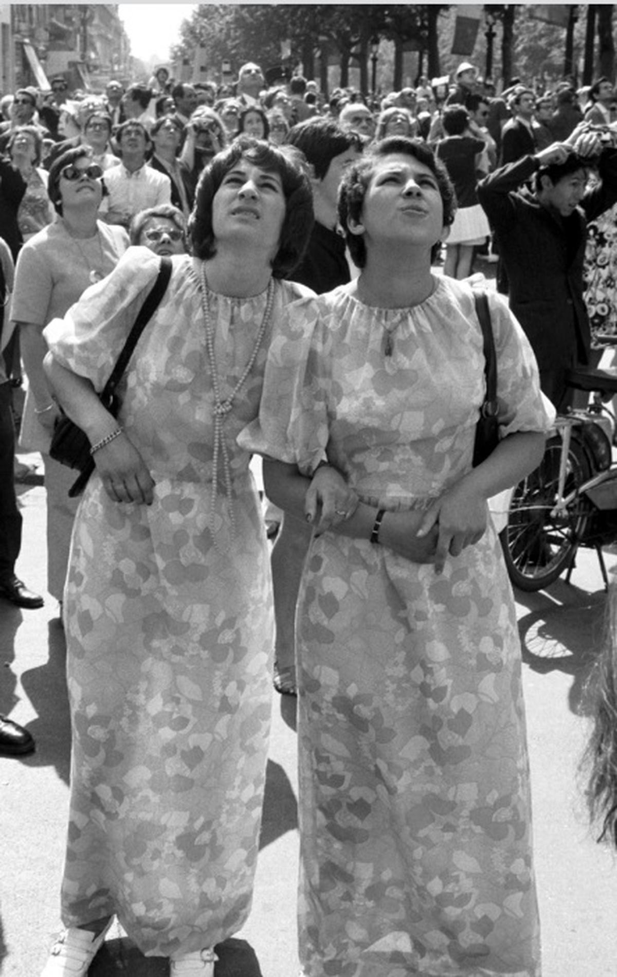 A postcard from the Paris of the 70s, a travelling photo exhibition by ...