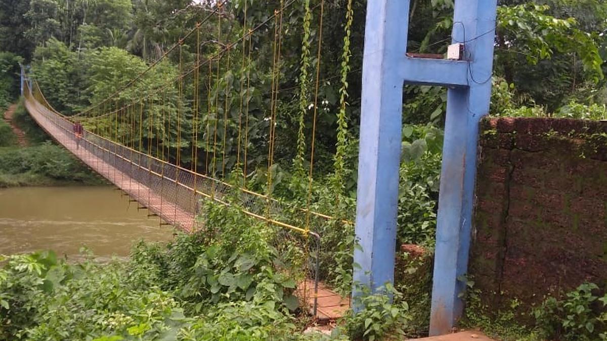 Movement of people banned on Konanur-Kattepura hanging bridge in ...