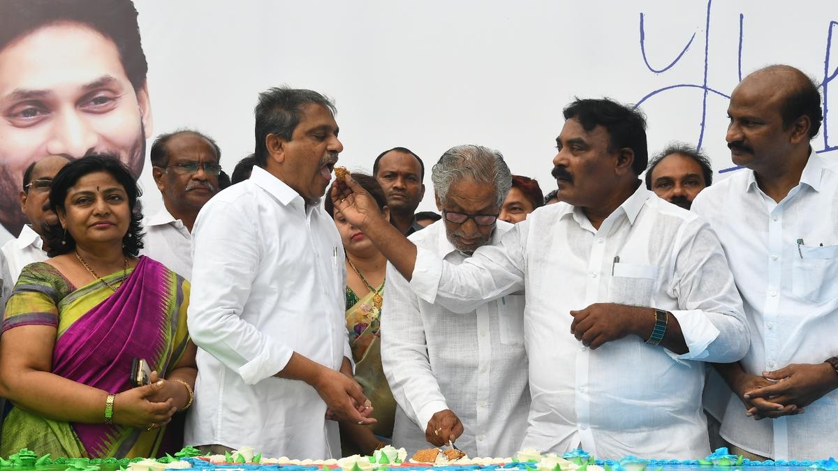 Andhra Pradesh: Chief Minister Jagan Mohan Reddy likely to shift to Visakhapatnam before ...