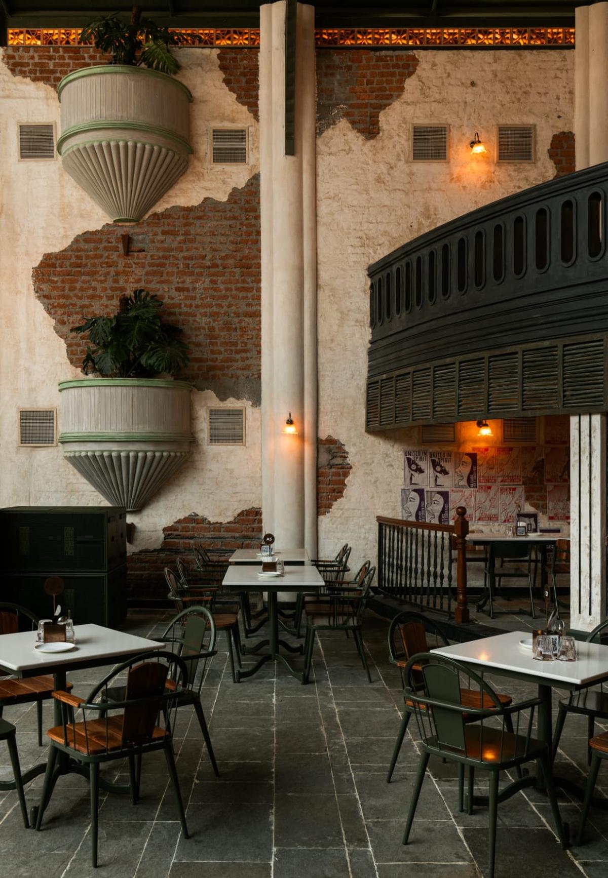 Kolkata street food in a Bengaluru bar? Jollygunj is the latest ...