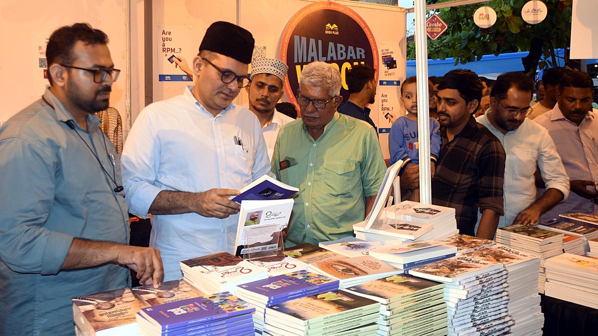 Malabar Literature Festival begins on Kozhikode beach - The Hindu