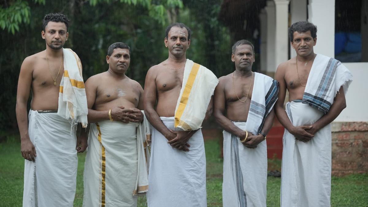 Muthappan Theyyam set to make historic U.K. debut - The Hindu