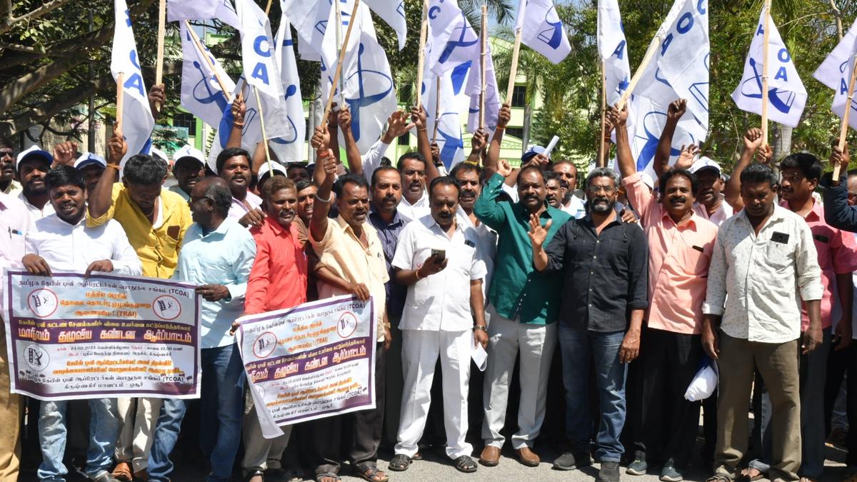 Cable TV operators in Krishnagiri, Salem stage protest against TRAI ...