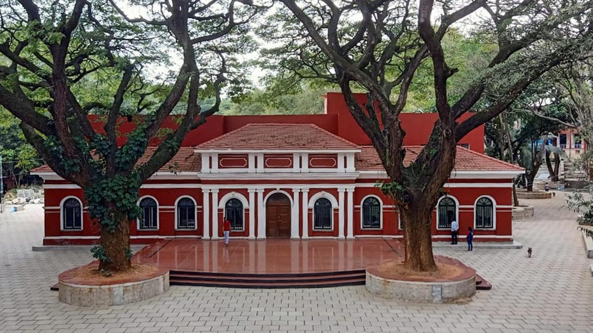 UVCE seeks funds for development of IIT model - The Hindu